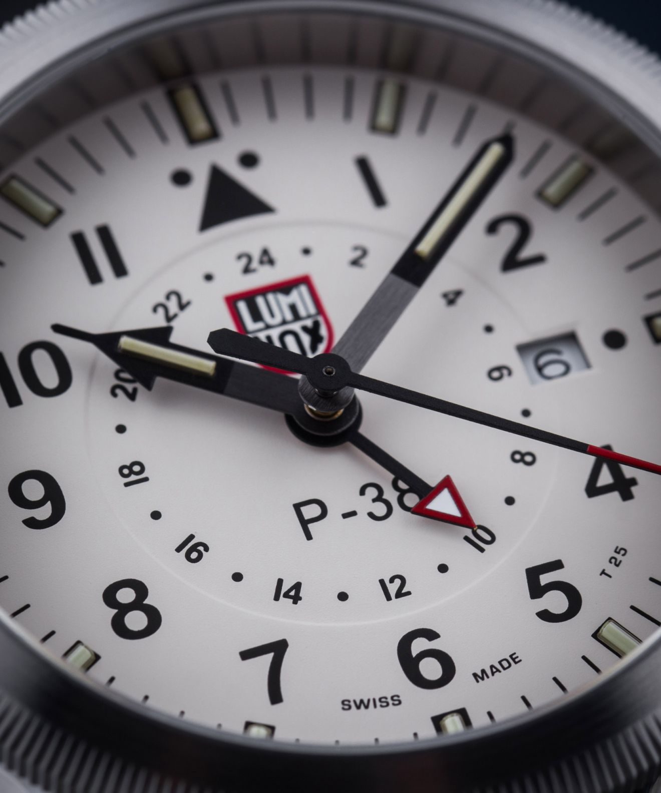 Luminox XA.9527 - P-38 Lightning 9520 Series Watch • Watchard.com
