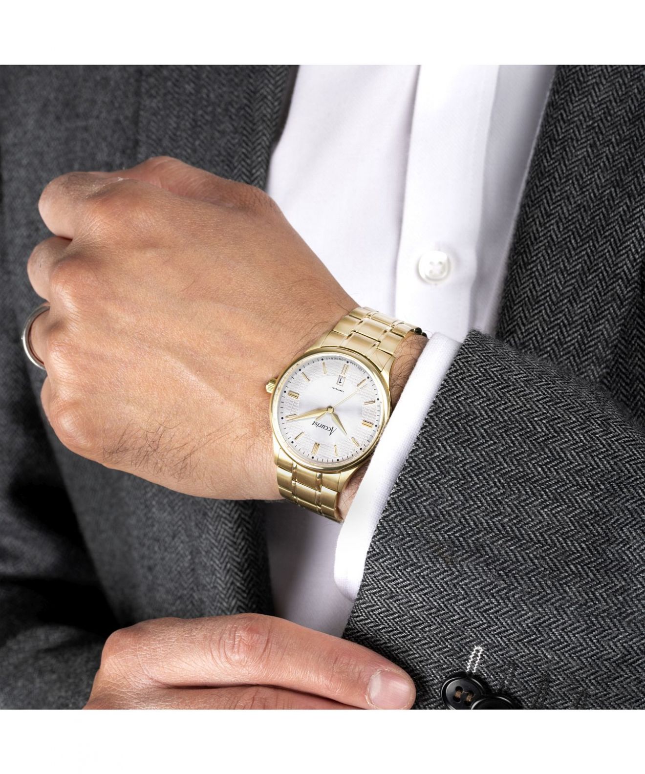 Accurist 73008 - Classic Watch • Watchard.com