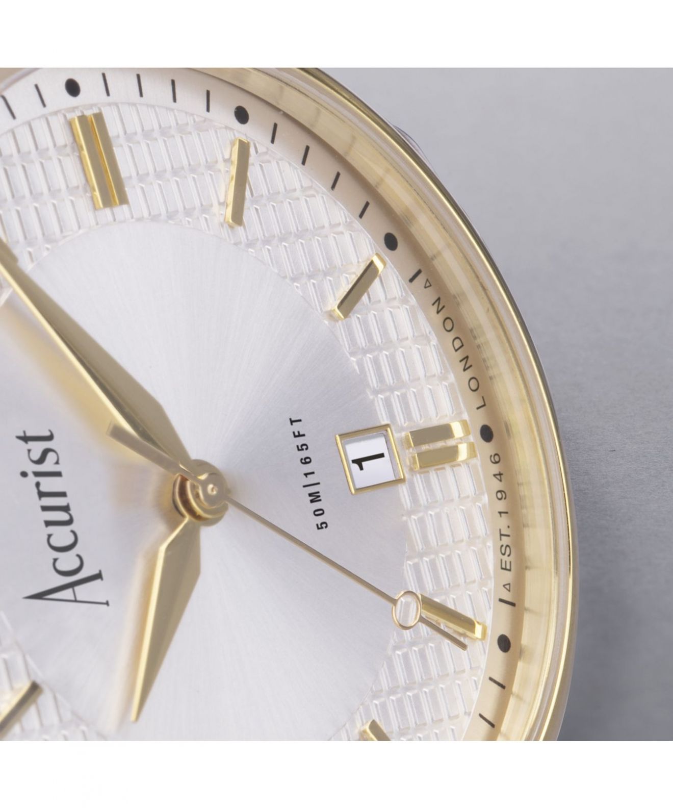 Accurist 73008 - Classic Watch • Watchard.com