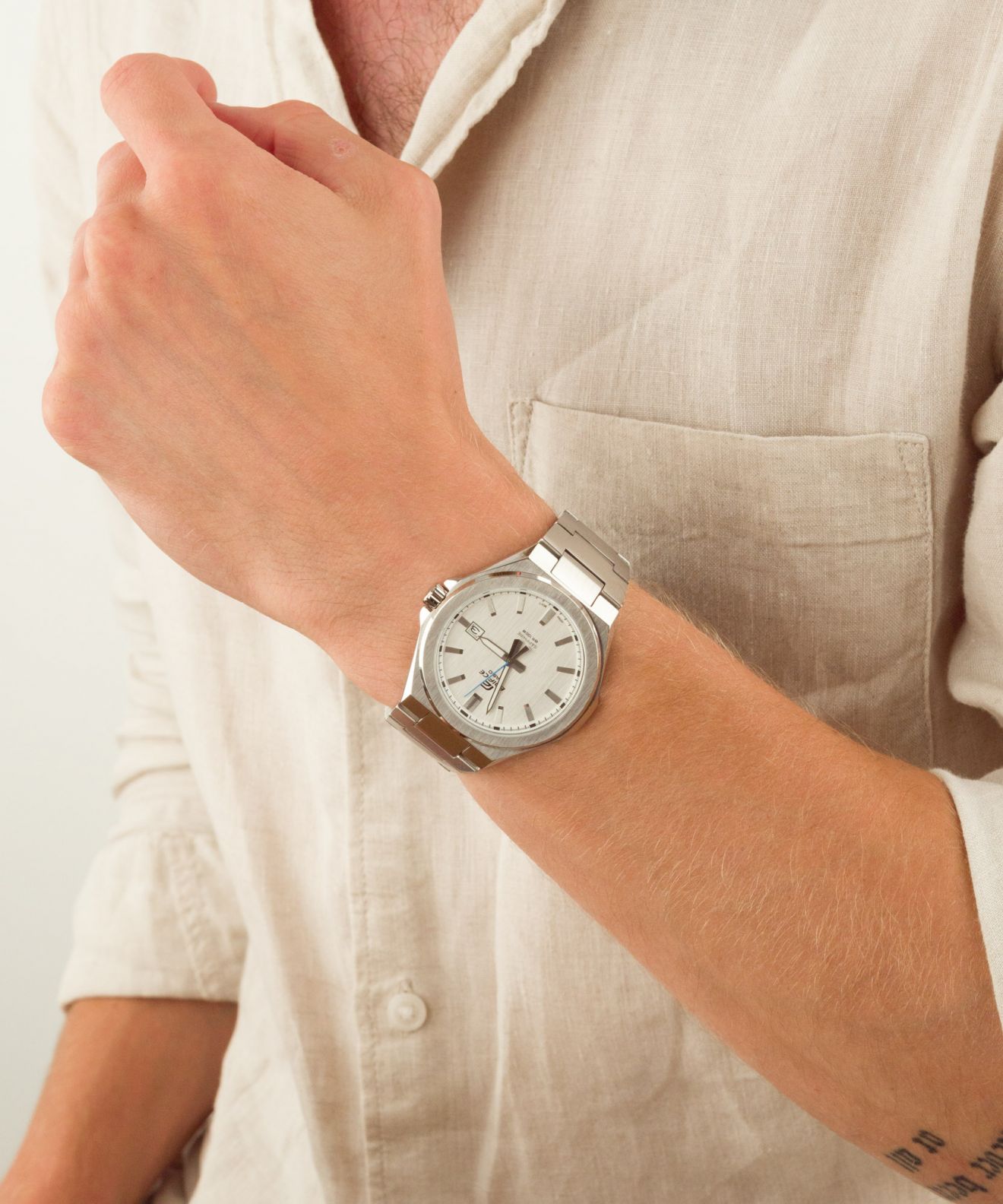 Casio Edifice EFB-108D-7AVUEF - Momentum Slim Sapphire Watch • Watchard.com