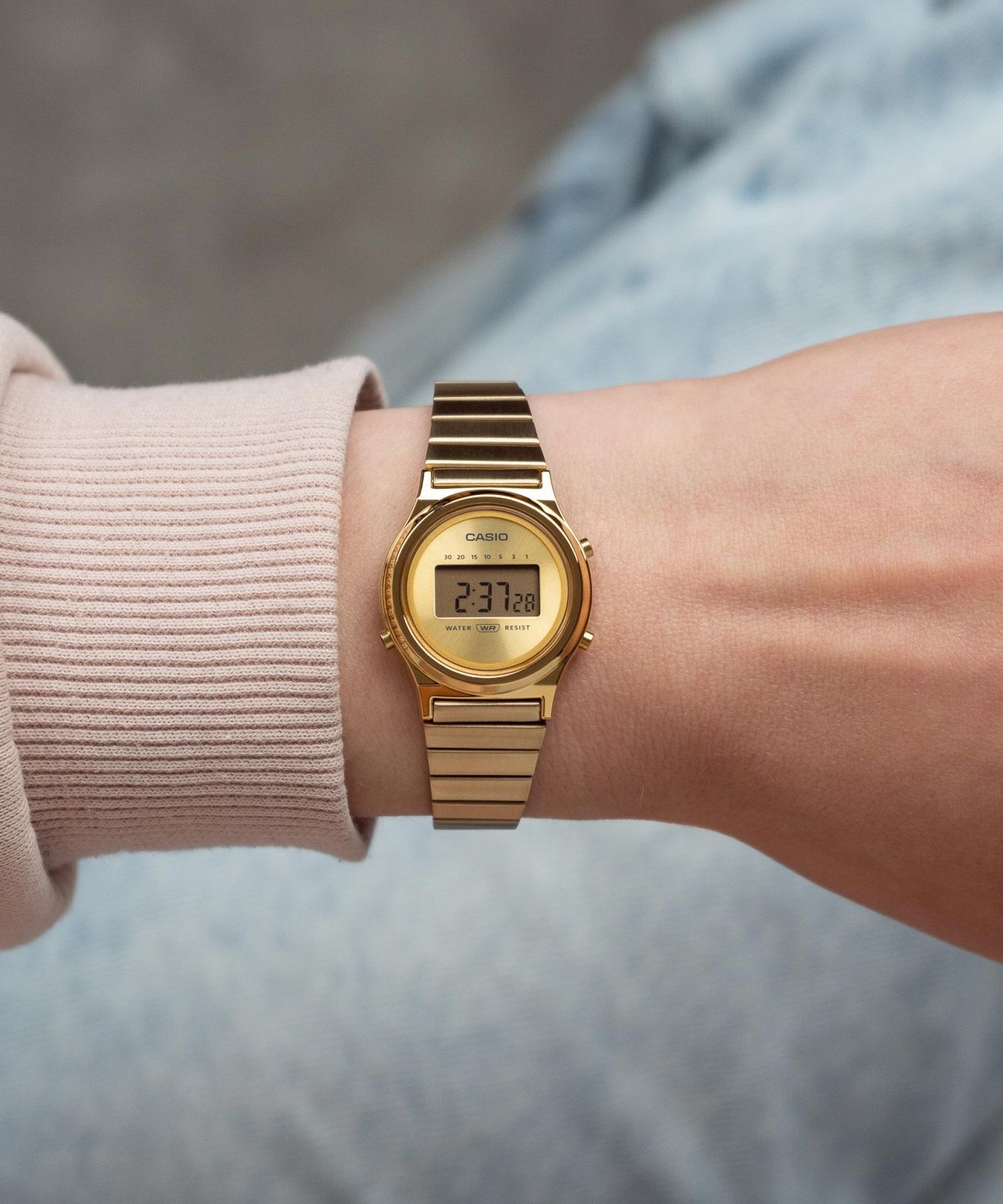 Casio Vintage LA700WEG-9AEF - Mini Watch • Watchard.com