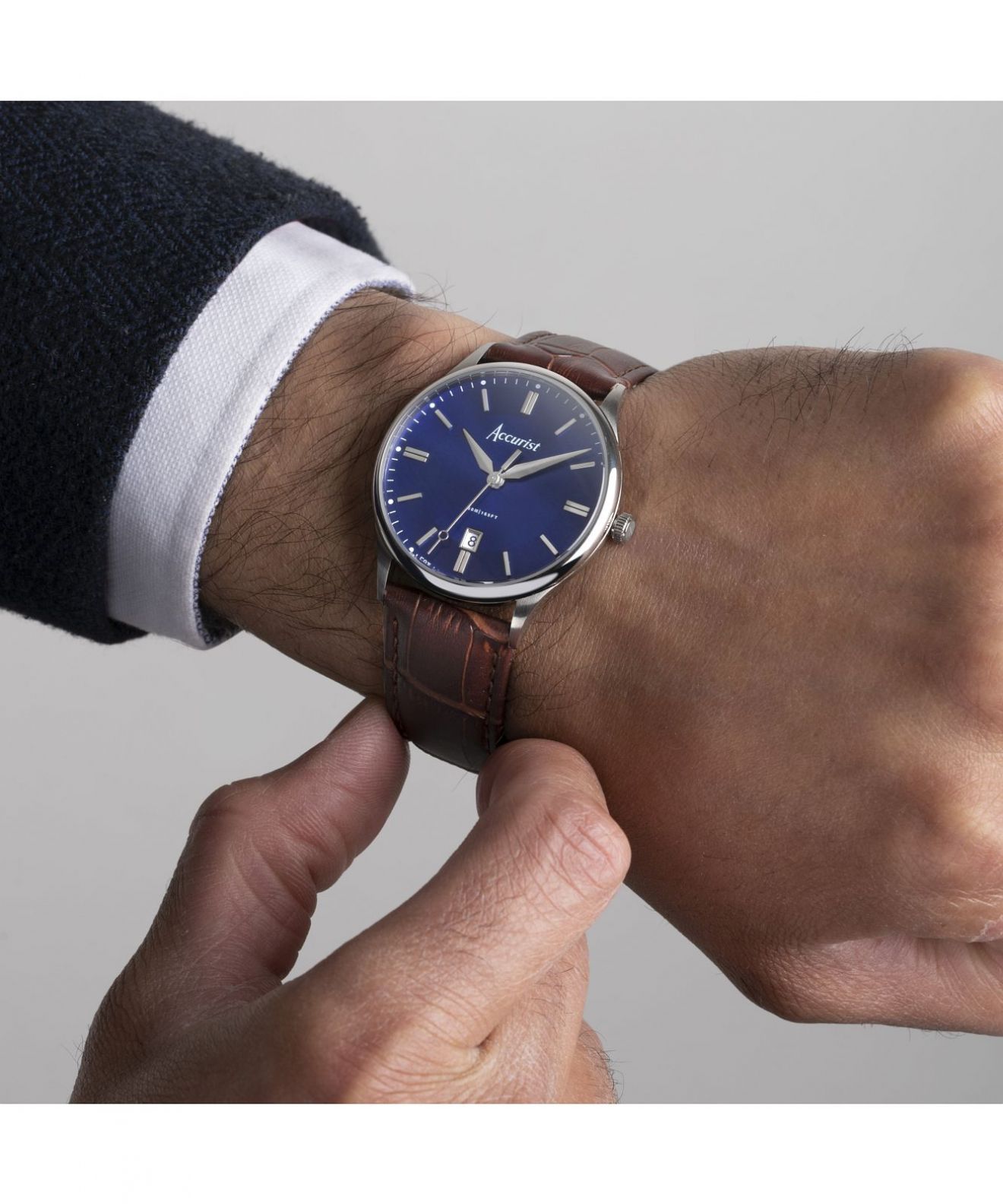 Accurist 73005 - Classic Watch • Watchard.com