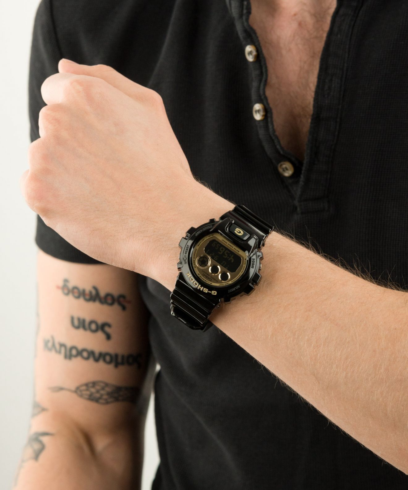 Casio G-Shock DW-6900CB-1ER - Classic Watch • Watchard.com