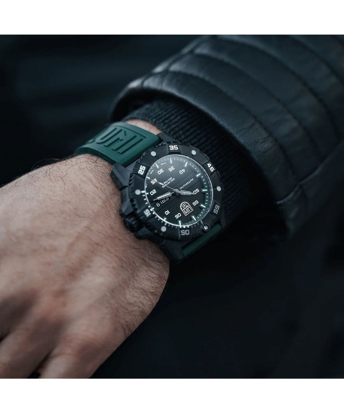 Luminox XS.3877 - Master Carbon SEAL 3860 Automatic Watch • Watchard.com