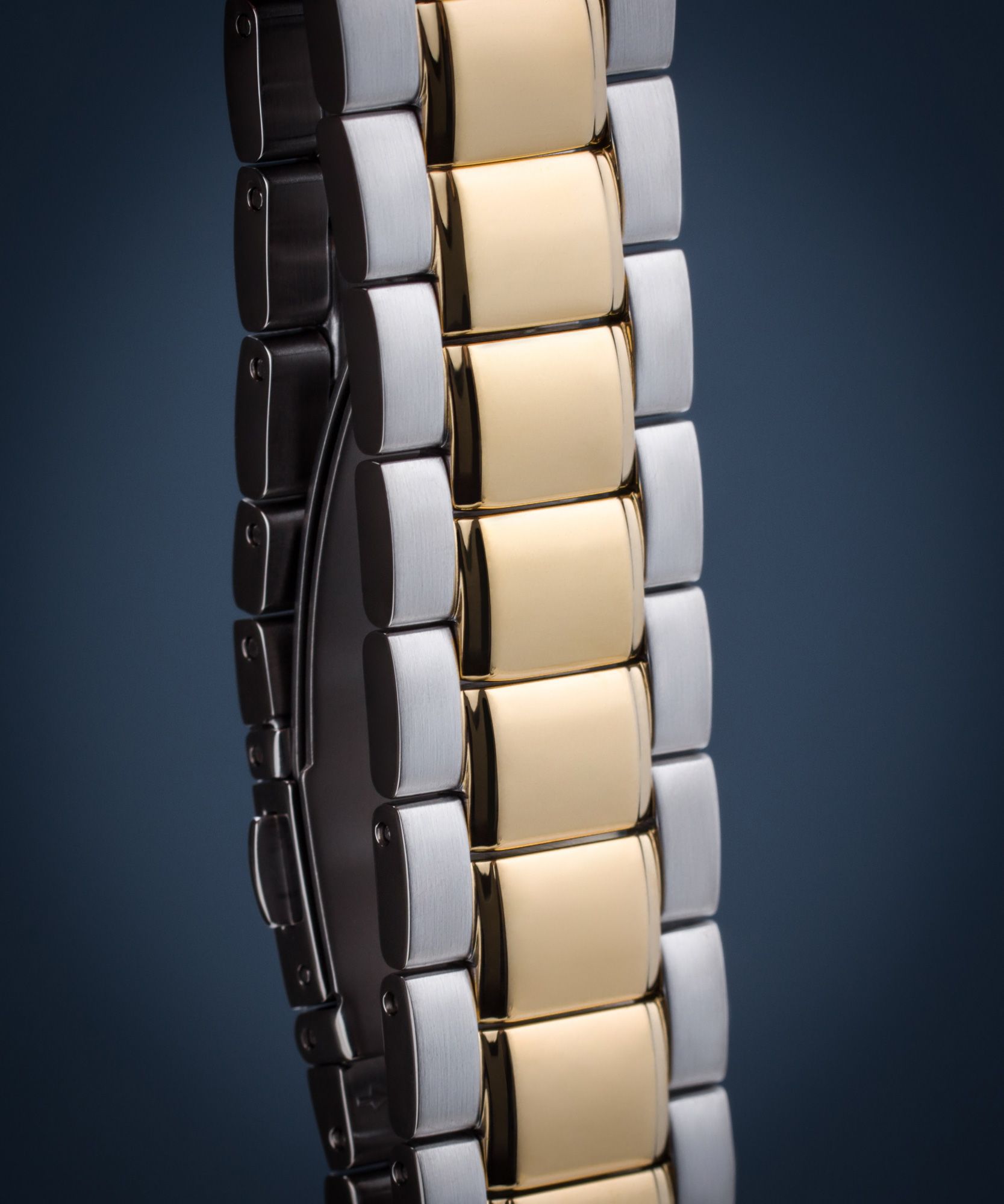Bulova 98B346 - Chronograph • Watchard.com
