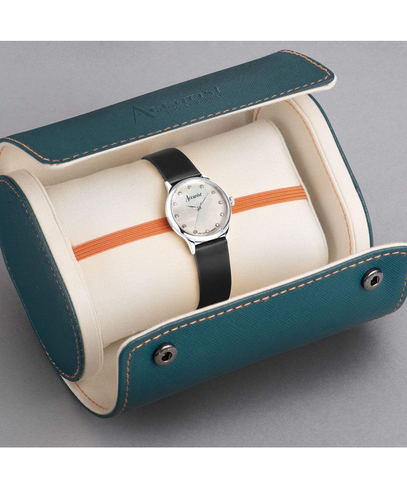 Accurist 77002 - Dress Watch • Watchard.com